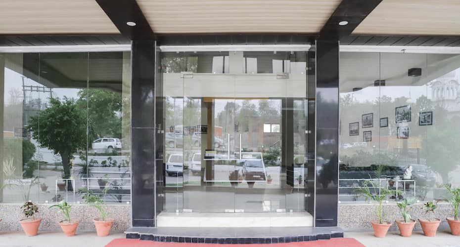 Hotel Grand Chinaar Baddi - Hotel Price, Reviews, Photos | Adanione.com