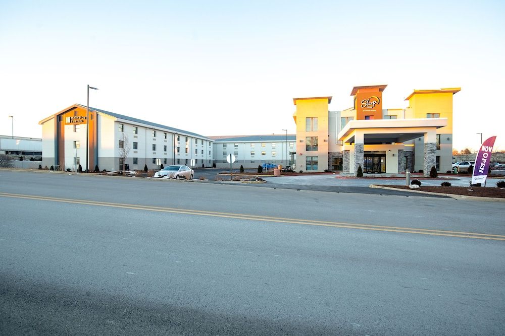 MainStay Suites Oak Brook Terrace-Chicago villa park - Hotel Price ...