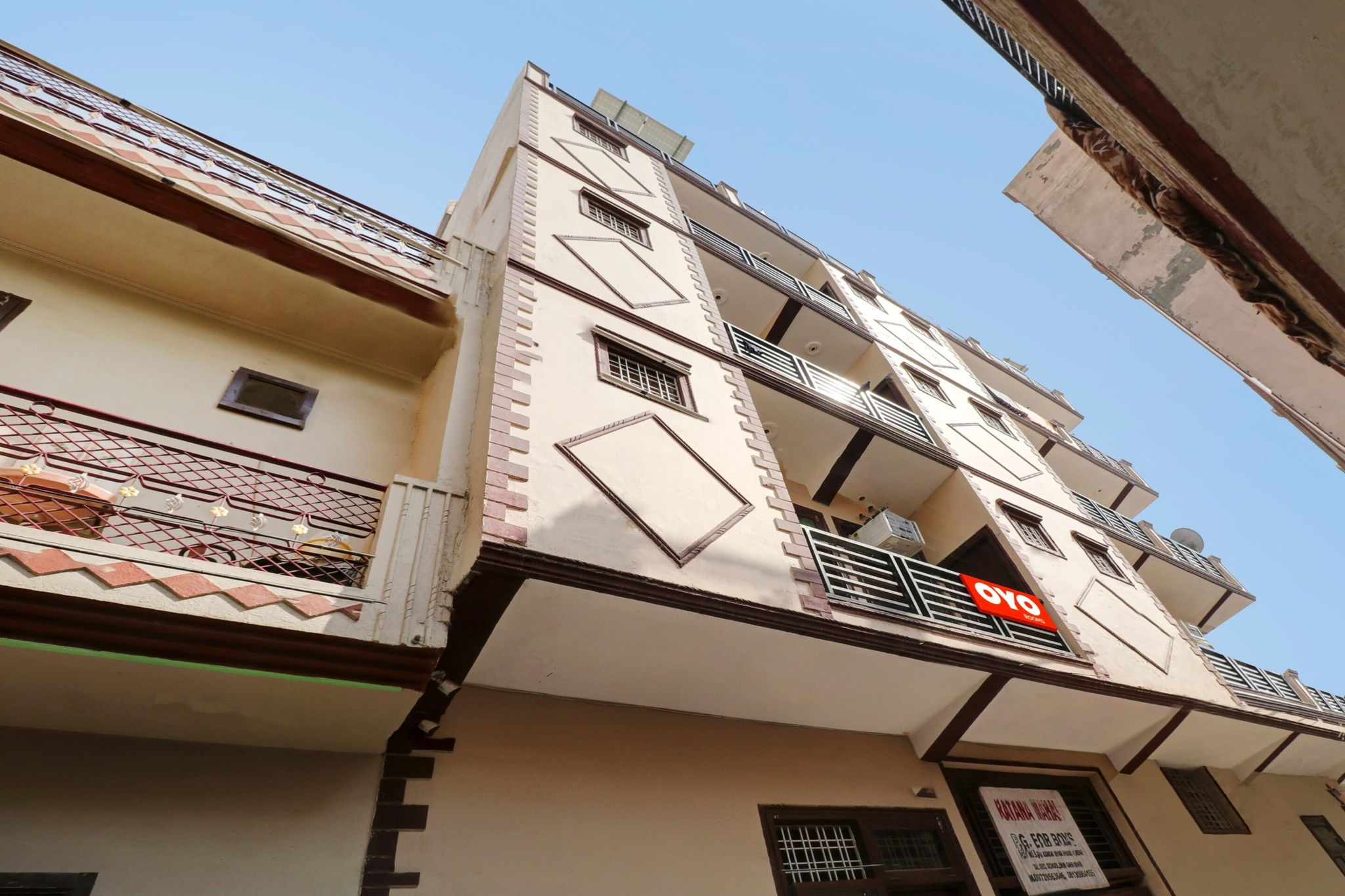 Hotel O Ratna Mahal Guest House & Pg Near Inox Dreamz Gurgaon - Hotel ...