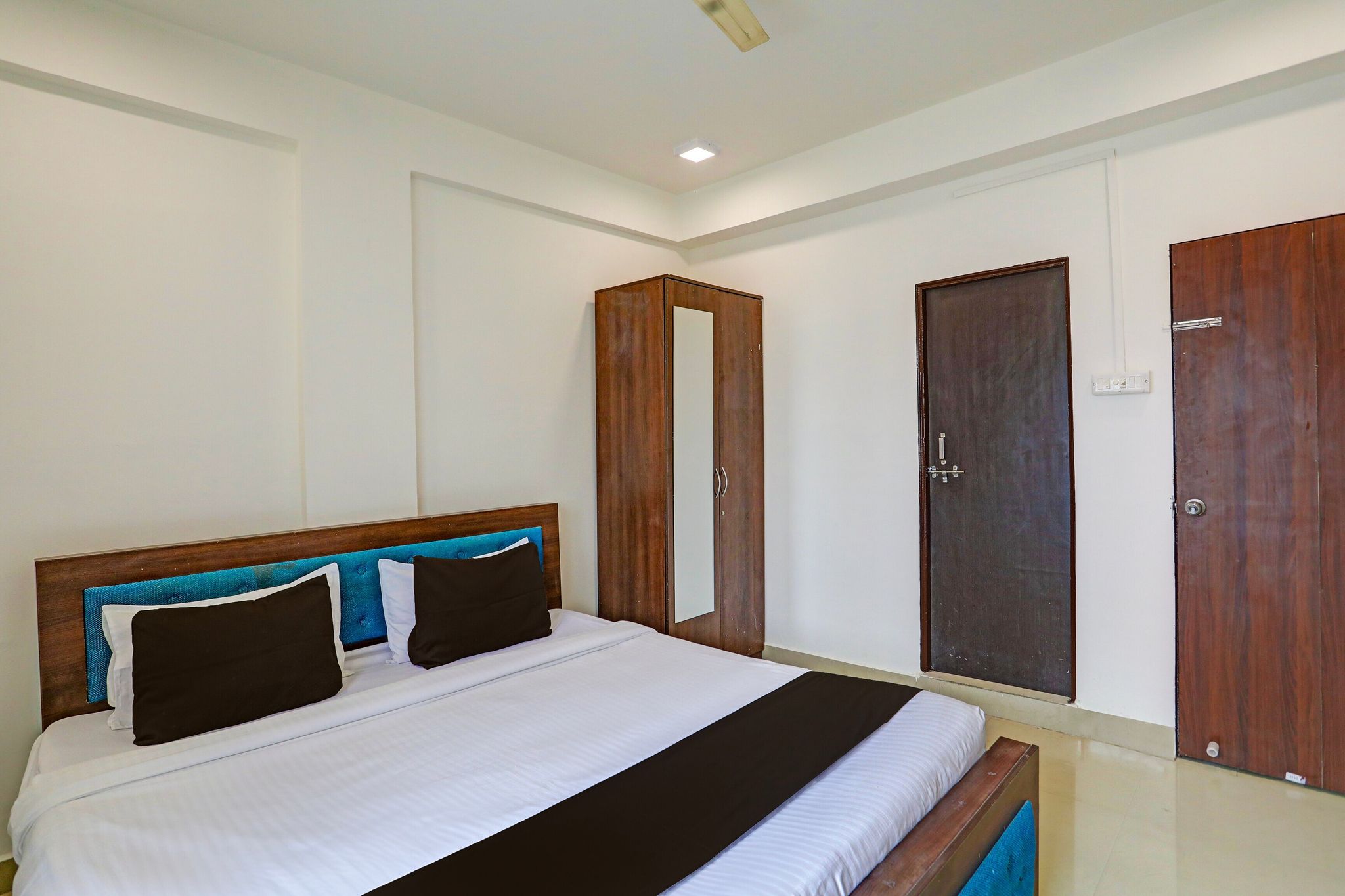 Hotel O YUVA INN Nagpur - Hotel Price, Reviews, Photos | Adanione.com