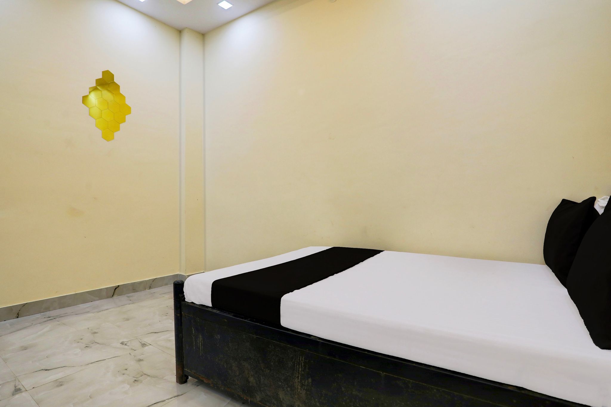 Hotel O RAJENDRA PALACE Kanpur - Hotel Price, Reviews, Photos ...