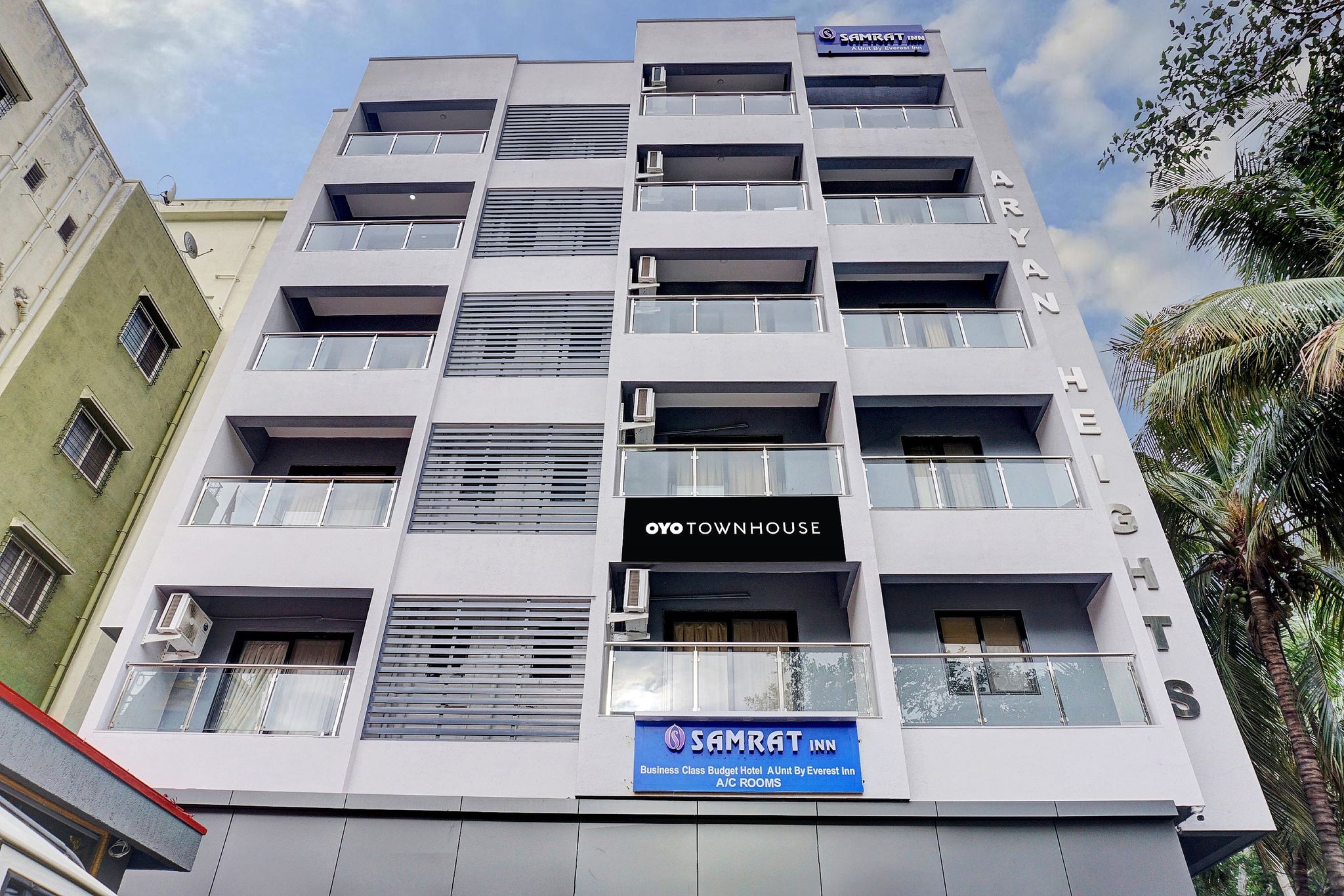 Super Townhouse Amanora Park Town Formerly Samrat Inn Pune - Hotel Price, Reviews, Photos ...