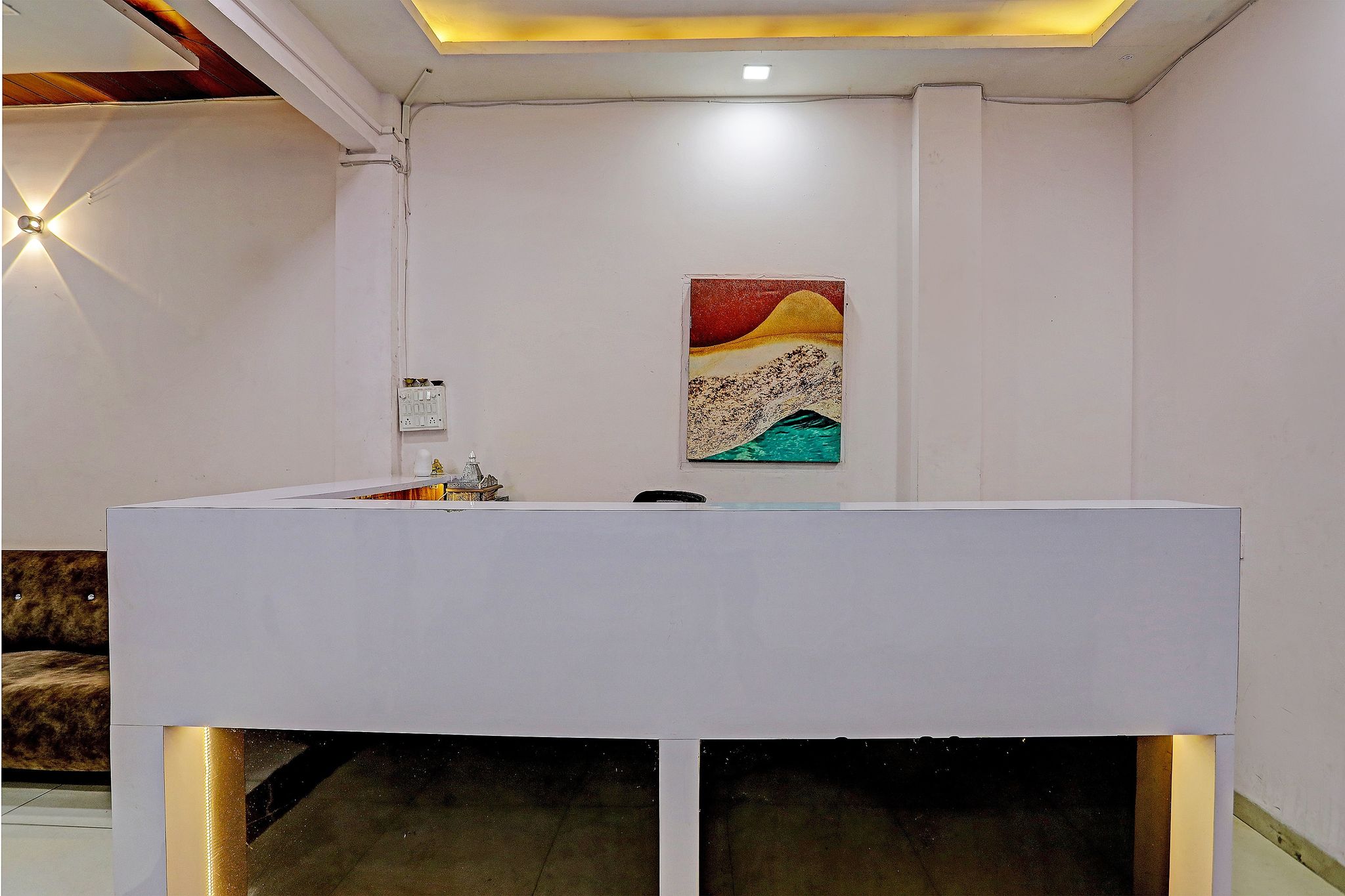 Hotel O Rose Valley Bhawarkuan Square Bus Stop Indore - Hotel Price ...