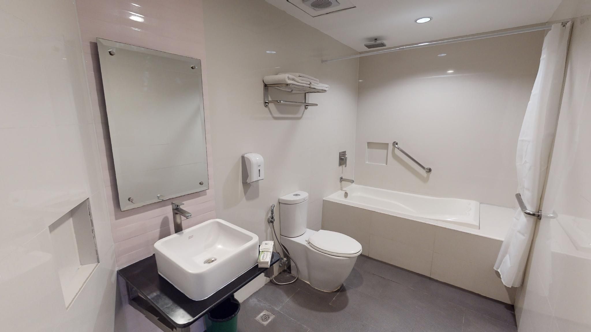 Eurotel Makati Hotel Manila - Hotel Price, Reviews, Photos | Adanione.com