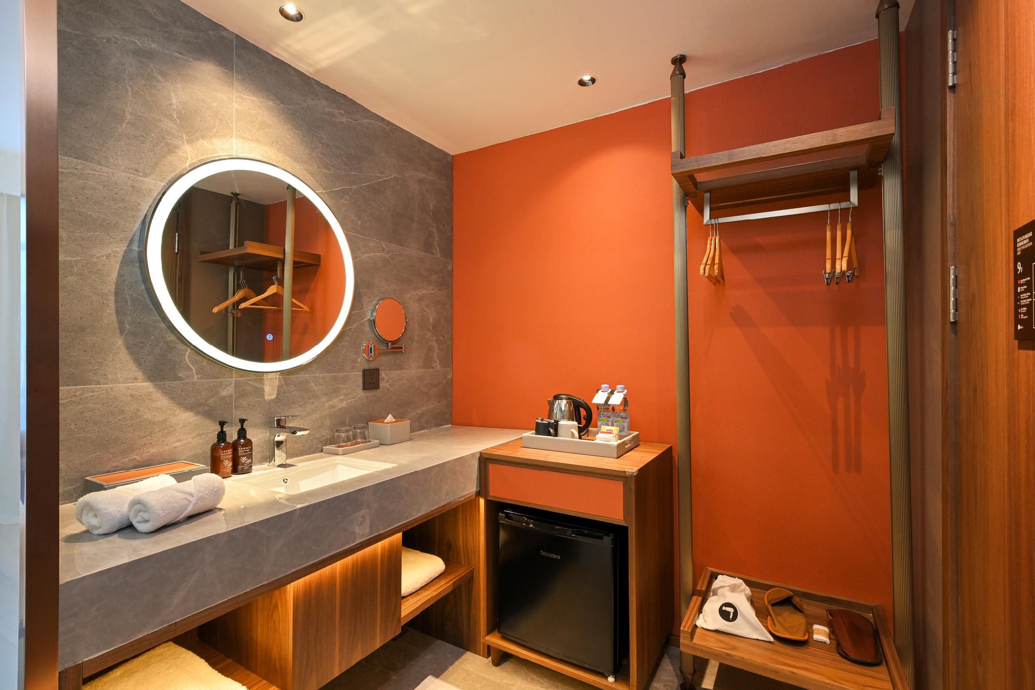 Model J Hotel Soekarno-Hatta Airport Jakarta - Hotel Price, Reviews ...
