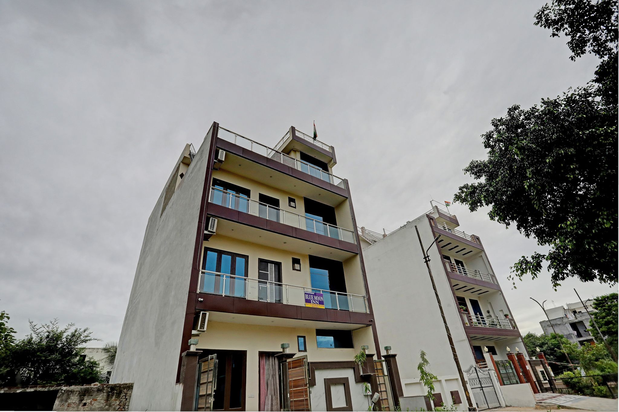 Hotel O POP B Hotel Blue Moon Noida - Hotel Price, Reviews, Photos ...