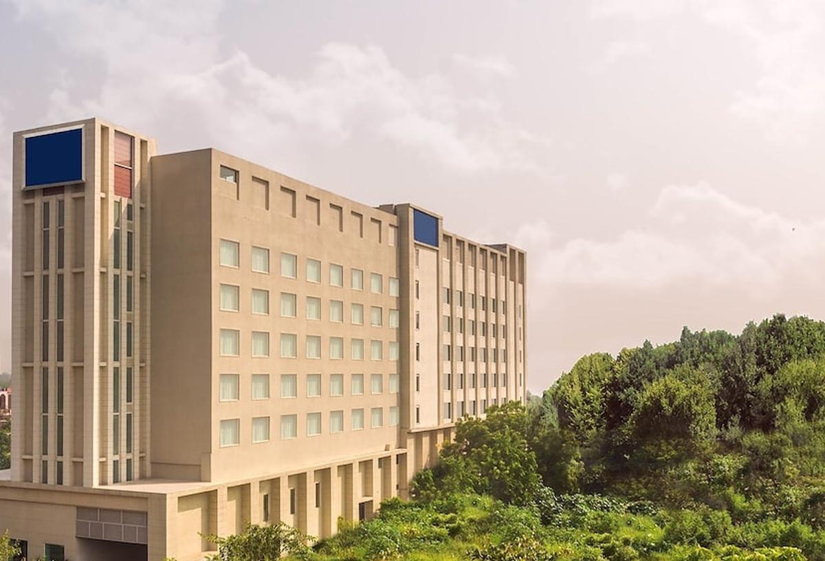 Radisson Hotel Agra Dhandhupura | Room Rates, Reviews & Photos