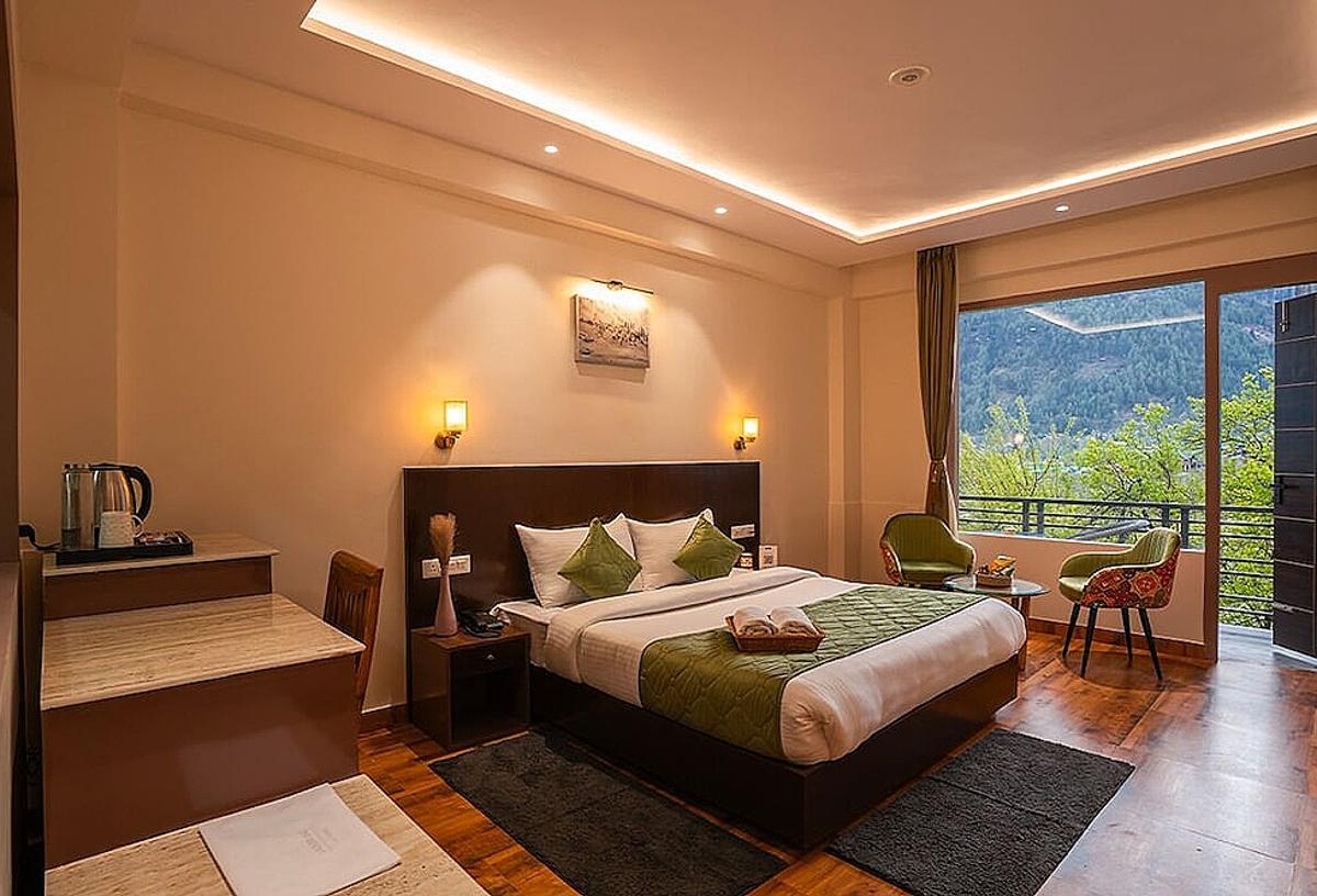 Moustache Manali Burwa | Room Rates, Reviews & Photos