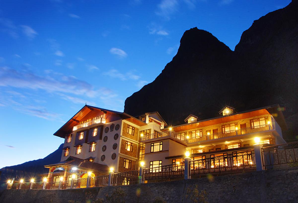 Yarlam Resort | Room Rates, Reviews & Photos